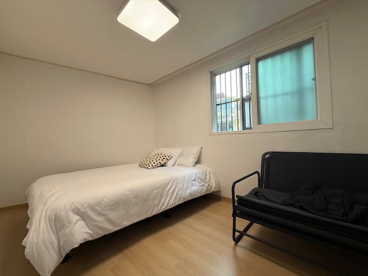 Easy Flow Haus | 3br 1bath | Max 10pp - South Korea
