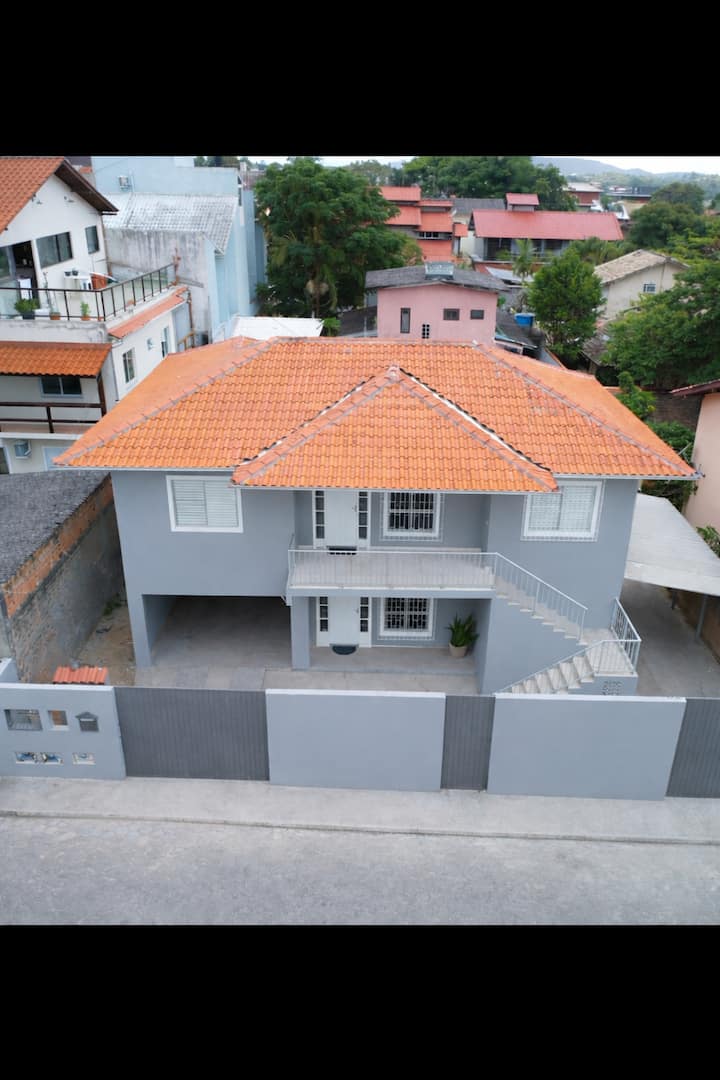 Casa Completa Com Ar Condicionado - 5 Min Da Praia - Brasil