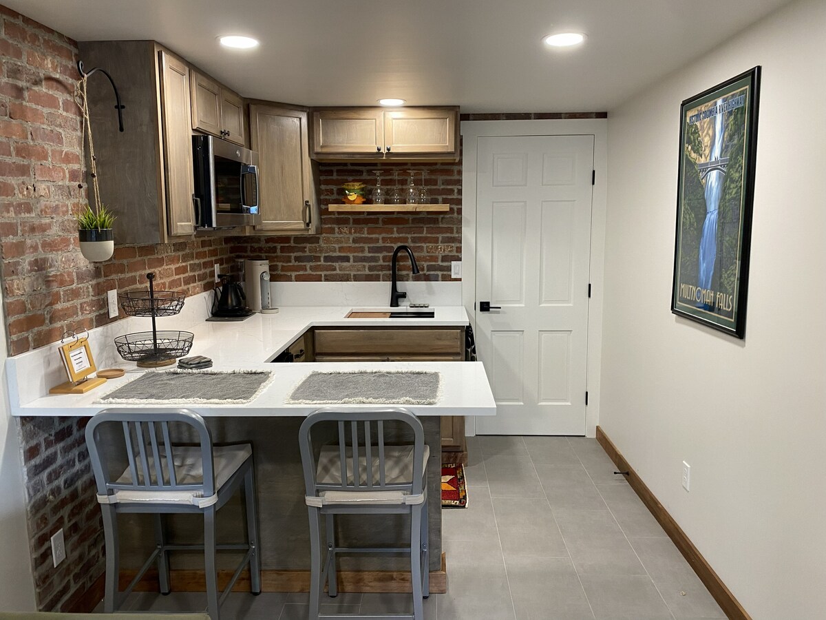 Mid-Week Milwaukie Retreat - Houses for Rent in Milwaukie, Oregon ...