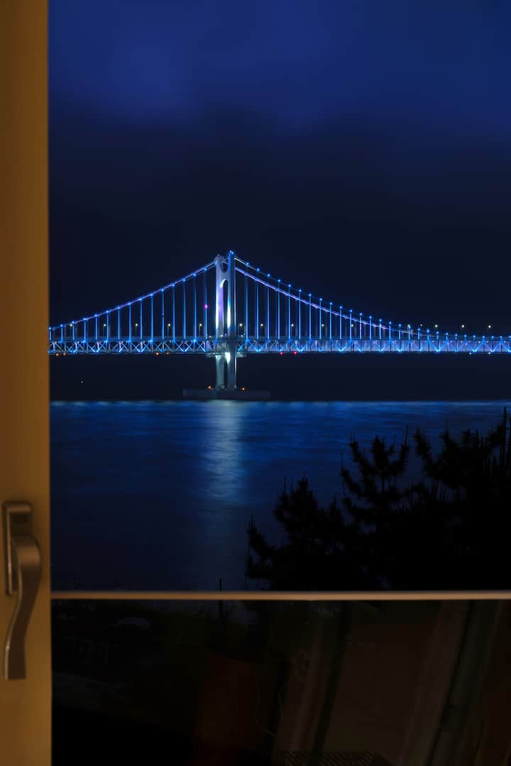 마녀스테이 광안/ 광안대교뷰 /3rooms(거실,방2)/3beds/6people/밀락더마켓 - Busan Station