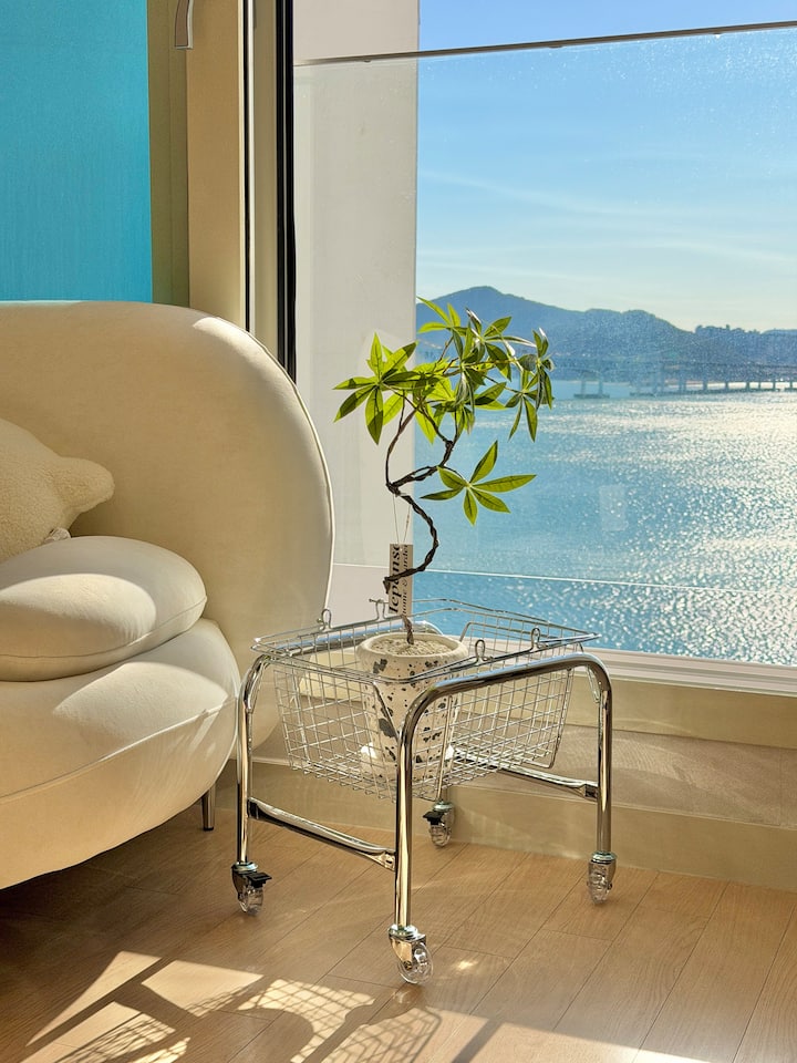 마녀스테이 광안/광안대교 오션뷰/프리미엄 에어비앤비/밀락더마켓/집앞드론쇼/투룸6인숙소 - Busan