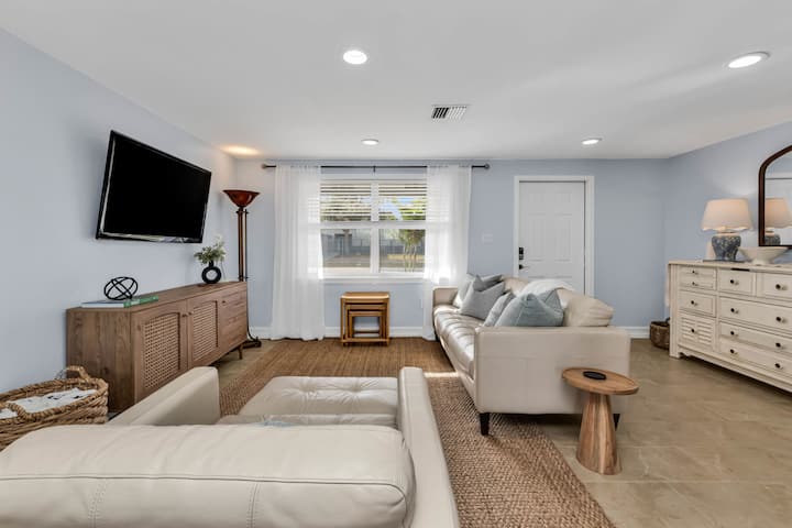 Pool Home 1 Mile From Historic Downtown Pg - Punta Gorda, FL