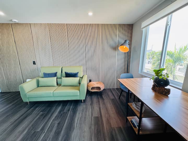 Downtown Fmb Suite • Walk To Beach • Deck + Bikes - Fort Myers Beach, FL