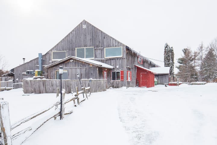 Strathmere Country Retreat - The Annex - Ottawa