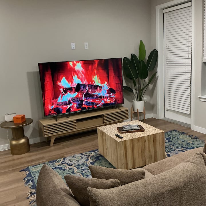 Modern Luxe Getaway In The Heart Of The City - Dallas, TX