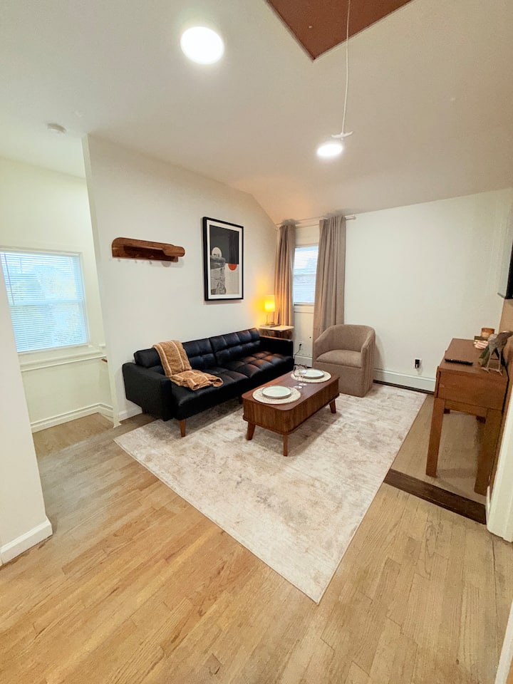 Modern 2br Near Ubs Arena | Private Unit|sleeps 4 - Freeport, NY