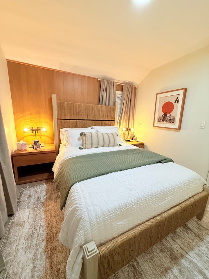 The Molloy Suite • Reazastays - Westbury, NY