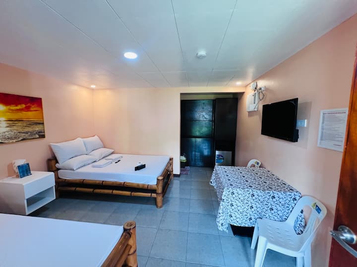 Reyes Beach Resort - Bacacay