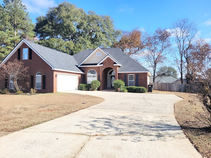 Warner Robins Happy House - 4br-3baths And 8 Beds - Warner Robins, GA