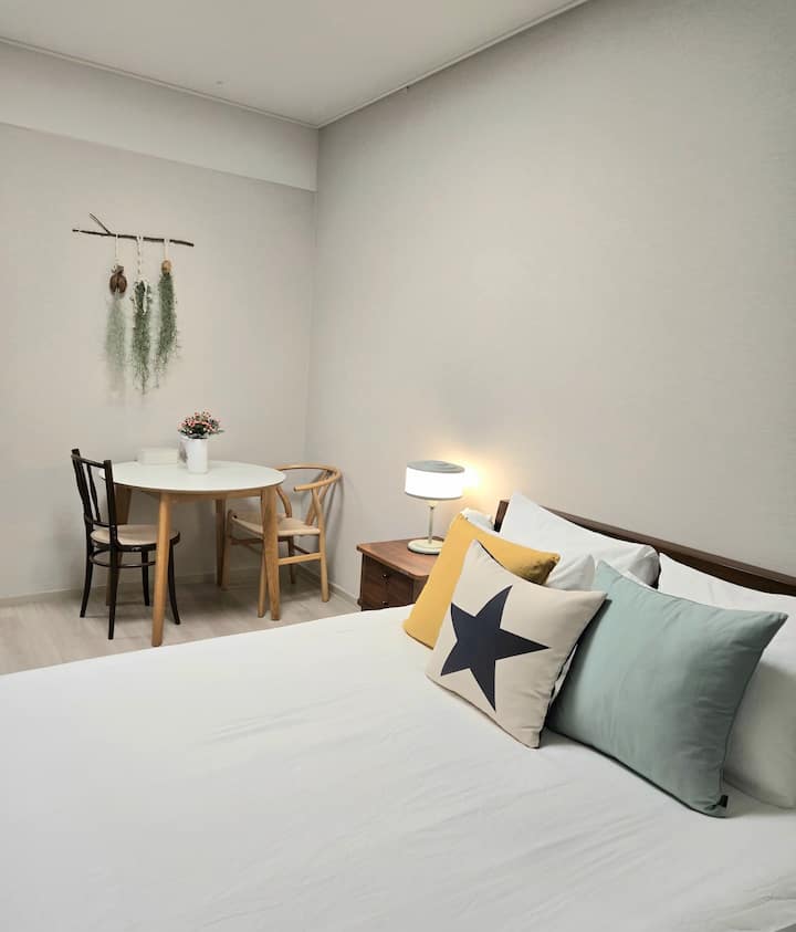 Sky동탄
도심 속 가장 조용한 공간
The Quietest Rest In The City - Osan-si