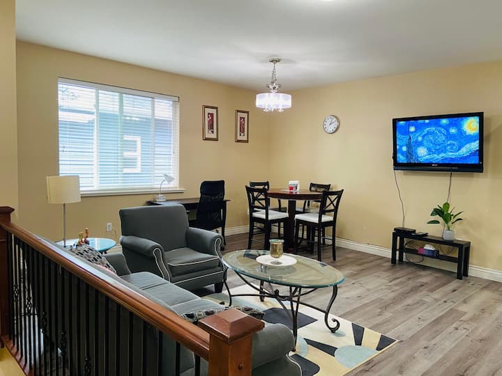 Spacious Two Bedroom Pet Friendly Home L Sleeps 4 - Coquitlam