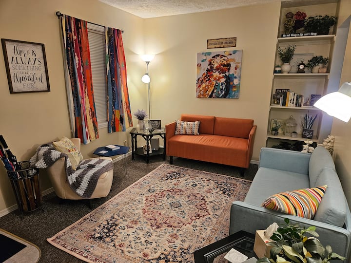 The Artist's Nest - A Cozy Apt Near Bsu! - Muncie, IN