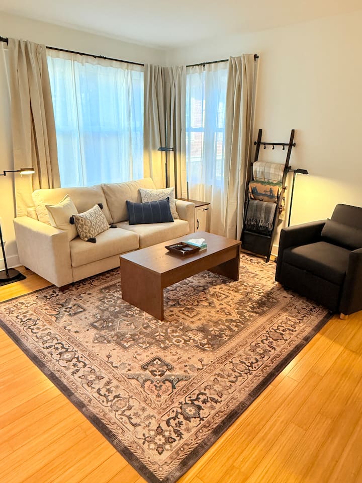 Cozy Corner Nob Hill Flat. Heated Bath Floors! - Portland, OR
