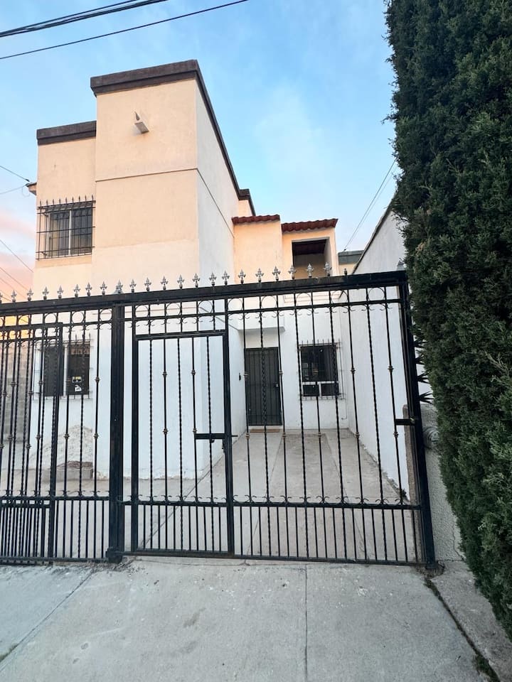 Acogedora Casa De Ciudad: 8 Personas, 3 Recámaras - Chihuahua