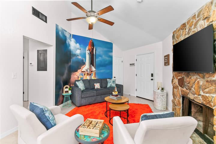 #1 Airbnb • Arcades• Launch Views • Shuttle Mural - Titusville, FL