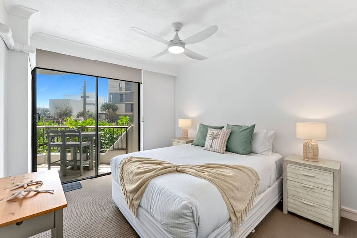 Lighthouse Getaway # 5 - Main Beach, Wifi, Parking - Gold Coast