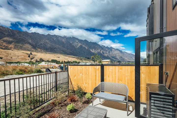 Queenstown Retreat - Remarkable Views - Queenstown