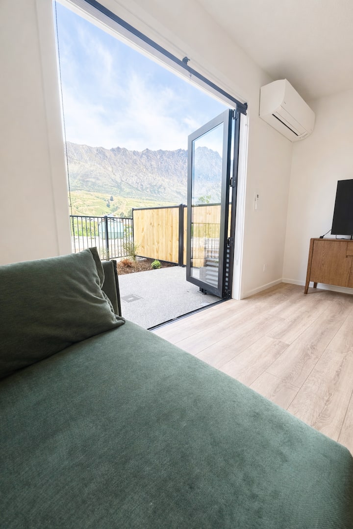 Modern Queenstown Retreat - Remarkable Views - Lake Hayes