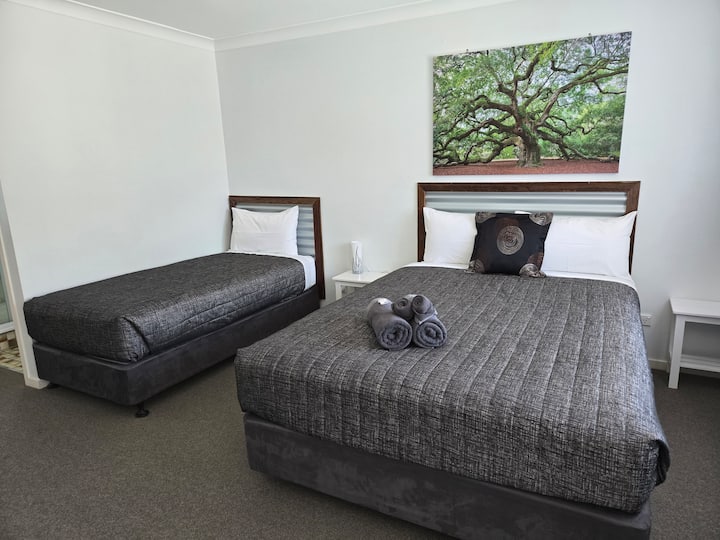 Room 1 Killarney Sundown Motel - Killarney