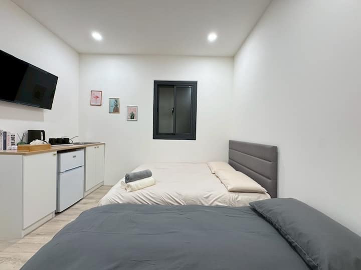 寧夏慢旅宿 寧夏夜市步行4分鐘 老城慢步 迪化街旁 大稻埕生活圈 文創商圈 體驗老城風情 三人小宅 - Taipei City