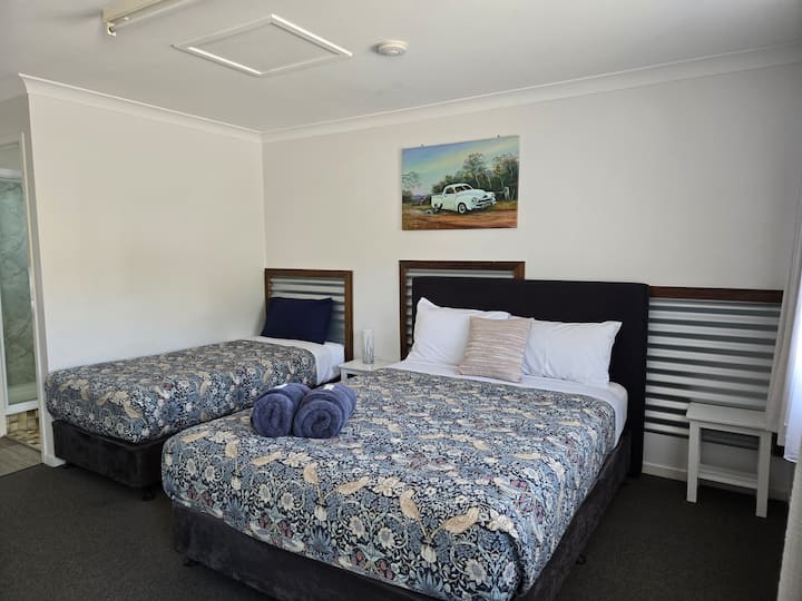 Room 5 Sundown Motel - Killarney