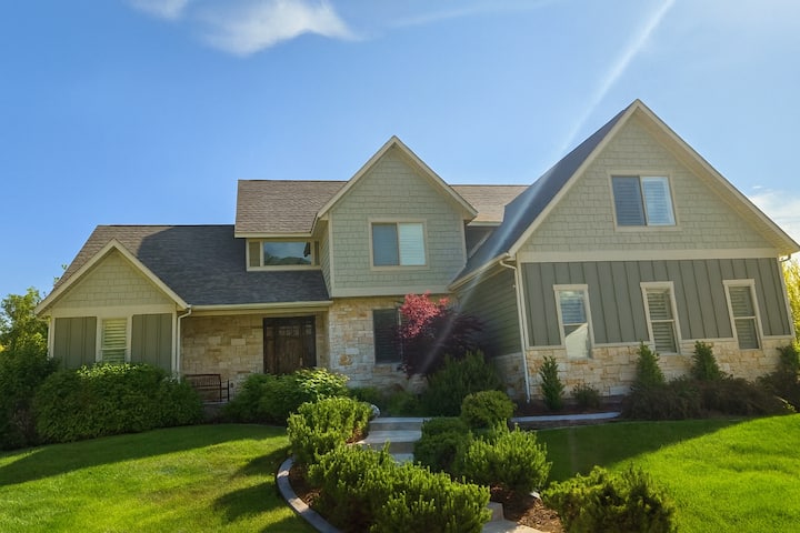 Large Home With Premium Comforts - Highland, UT