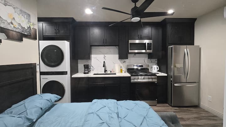 Cozy Tiny Home For 2 People (Studio Type) - Norwalk, CA