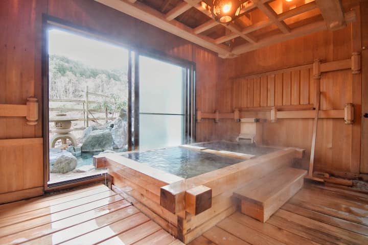 24時間源泉かけ流しをひとりじめできる一棟貸しvilla安曇野 - 松本市