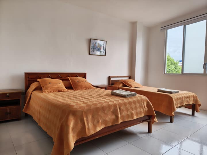 Departamento Central En Puerto Ayora - Galápagos Islands