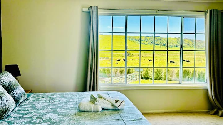 Luxury 30m² Suite With Ensuite, Balcony &Nut View - Stanley