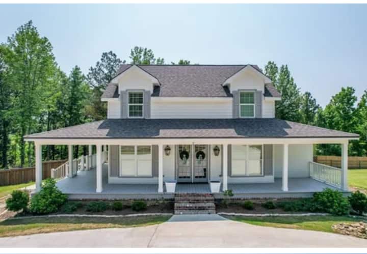 Beautiful Home! 6 Miles From The Ole Miss Stadium! - Oxford, MS