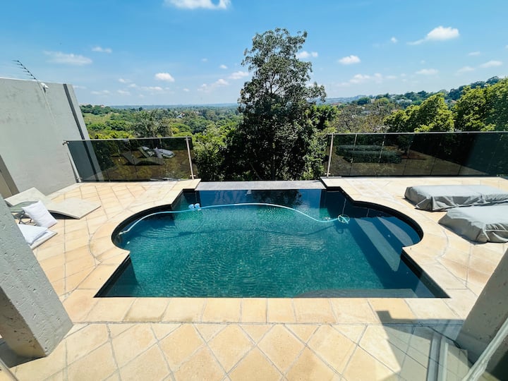 Unique, Luxurious Home With Panoramic Views Of Jhb - Johannesburgo