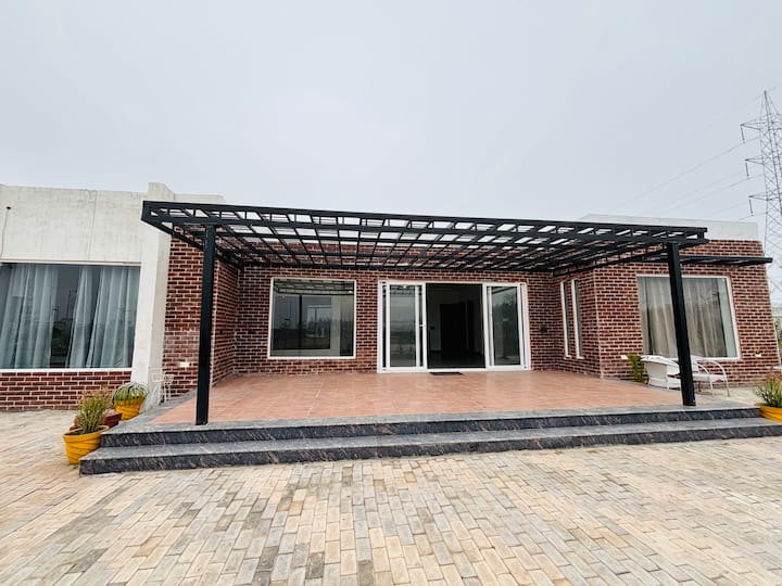 Luxury Hidden Farm • Big Lawn • Party Friendly - Rajpura