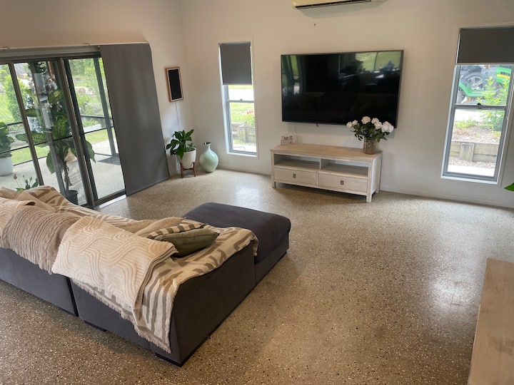 Beautiful Hinterland Hideaway Close To The Zoo - Beerwah