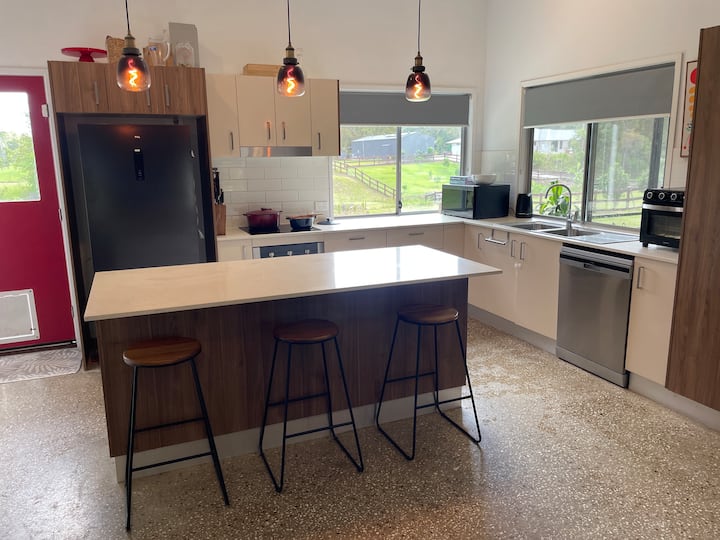 Beautiful Hideaway Close To The Zoo - Landsborough