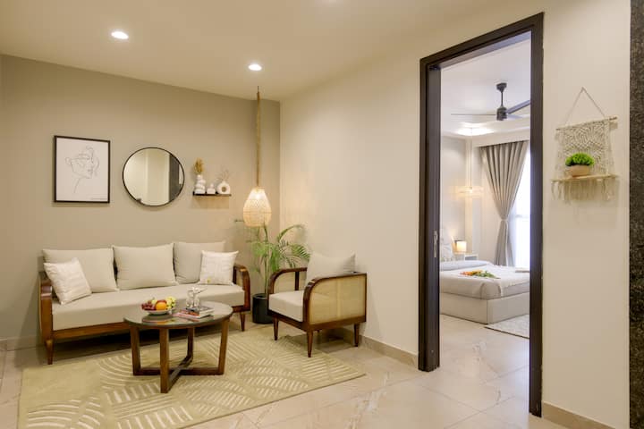 Stylish Luxury 1bhk W/ Balcony | Prime Dlf Phase 3 - Gurugram