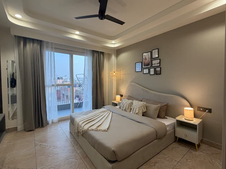 Stylish Executive 1bhk W/ Balcony | Prime Phase 3 - India
