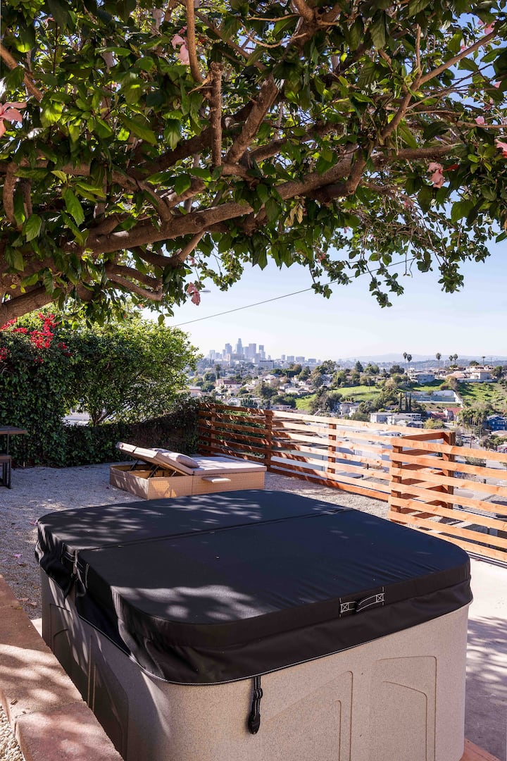 Hillside Home W City Views•hot Tub•3 Parking Spots - Los Angeles, CA