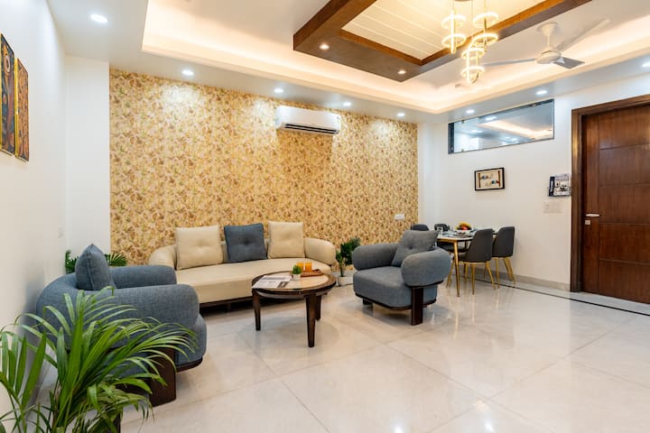 Homlee-gold-4bhk-lift-parking-vasant Kunj - Delhi