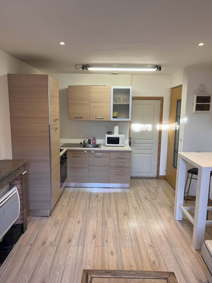 Bel Appartement T2 Moderne Avec Balcon Et Internet - Aubenas