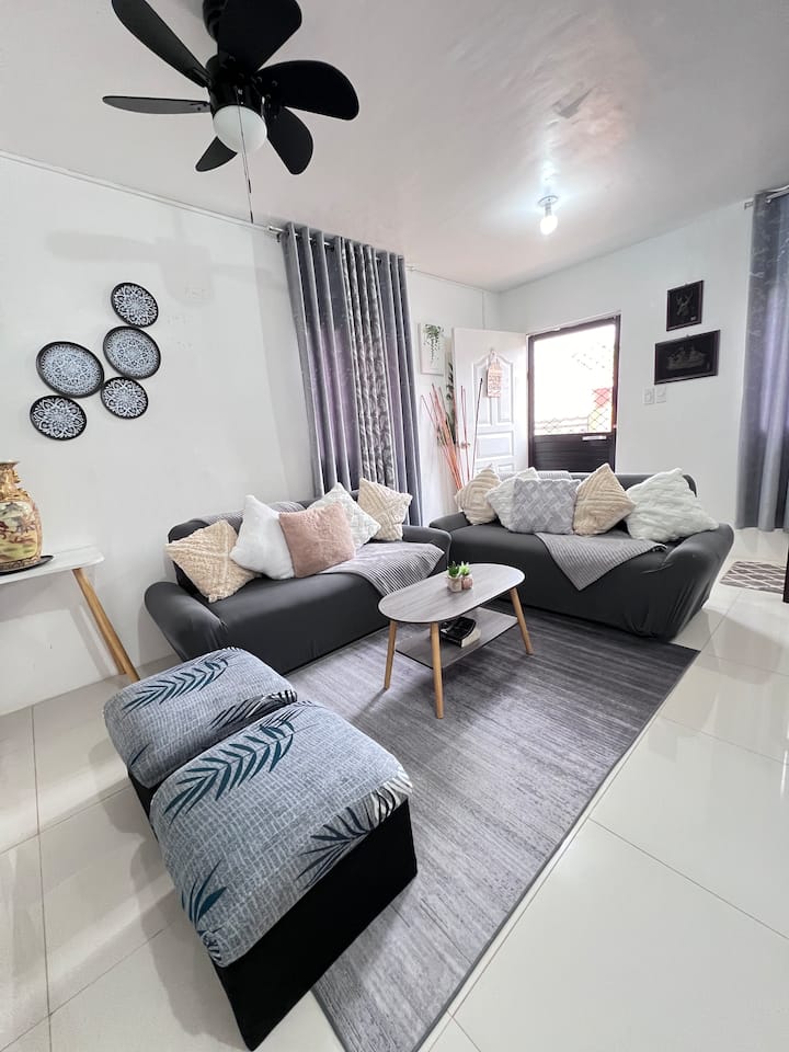 Chic Gray & Brown Home - Clarin