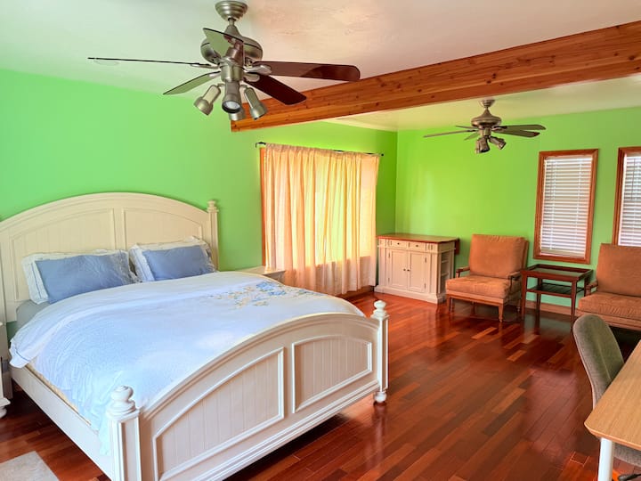 The Best Rooms For Business Trips And Vacations. - Campbell, CA