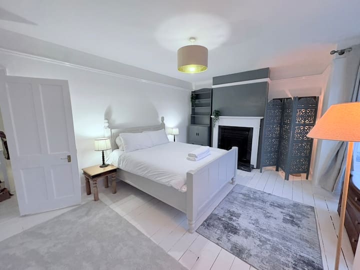 Cromwell House, Hot Tub, 2 Parking Spaces. - Whitstable