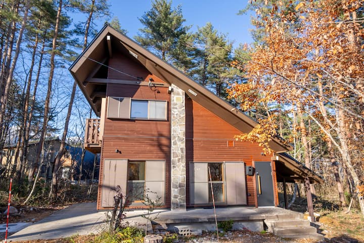 白馬の自然に静かにたたずむ、心安らぐ別荘。 - Hakuba