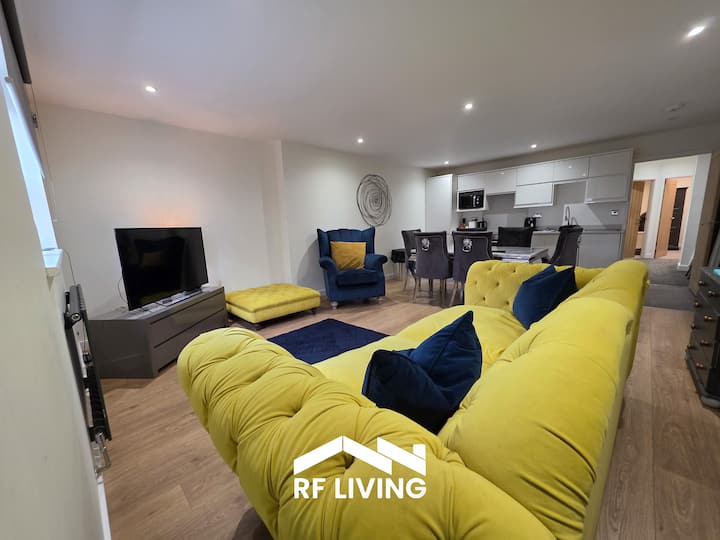 Apartment Block | 8 Bedrooms | Long Stay Discount - Cleethorpes