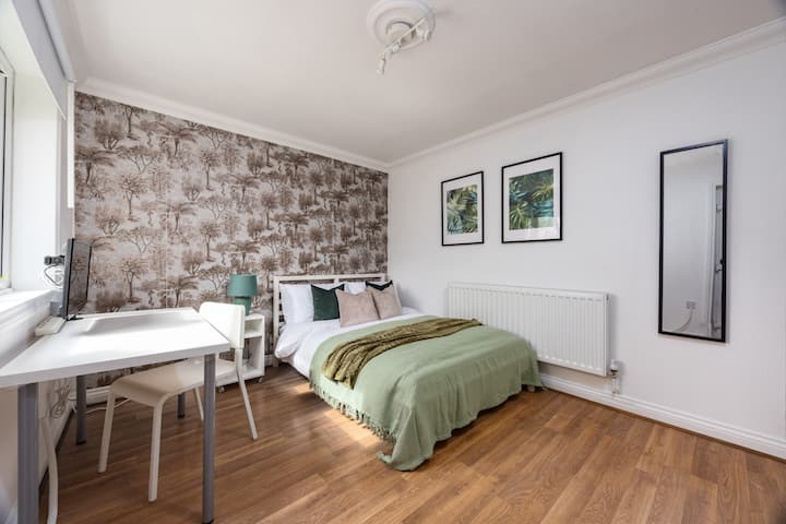 Ideal For Contractors | Close To M1 | Sleeps 10! - Nottingham