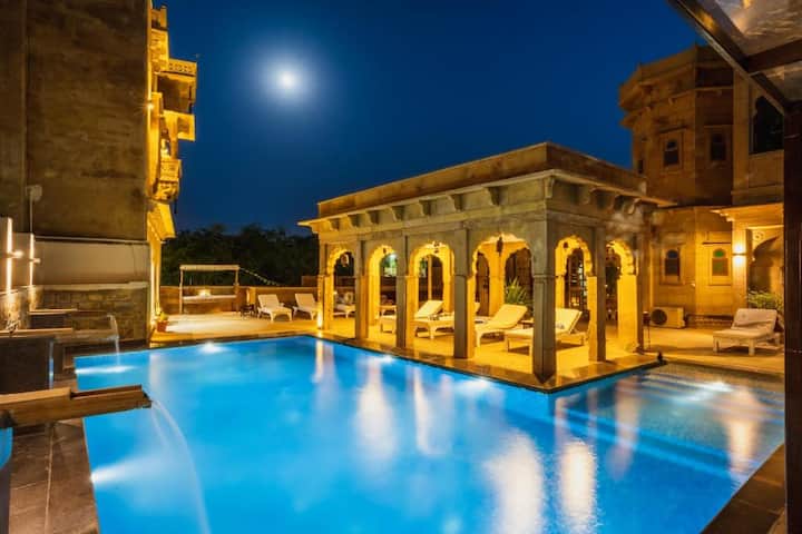 10br Ultraluxe Stay W Pool Jaisalmer By Homeyhuts - 賈沙梅爾