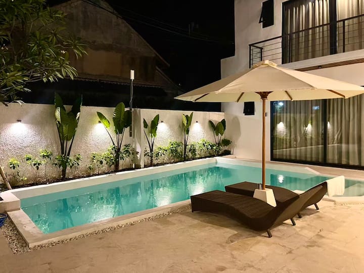 公寓｜房间E2 靠近水明漾的时尚公寓/泳池景观/酒吧街/步行至海滩 - デンパサル