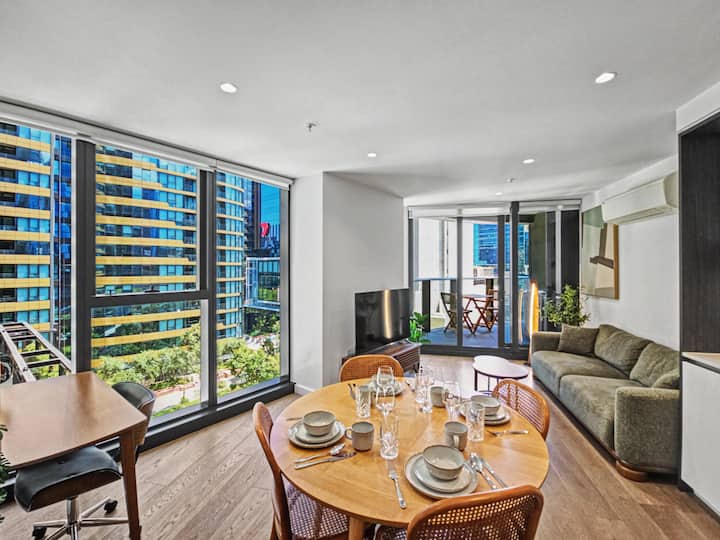 Peaceful Park View | King Bed & Study Desk | Pool - Melbourne