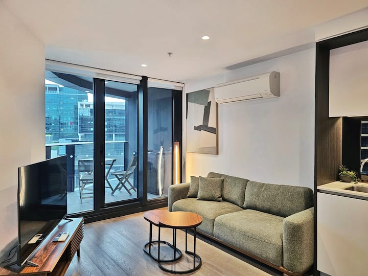 Peaceful Park View | King Bed & Study Desk | Pool - Australia